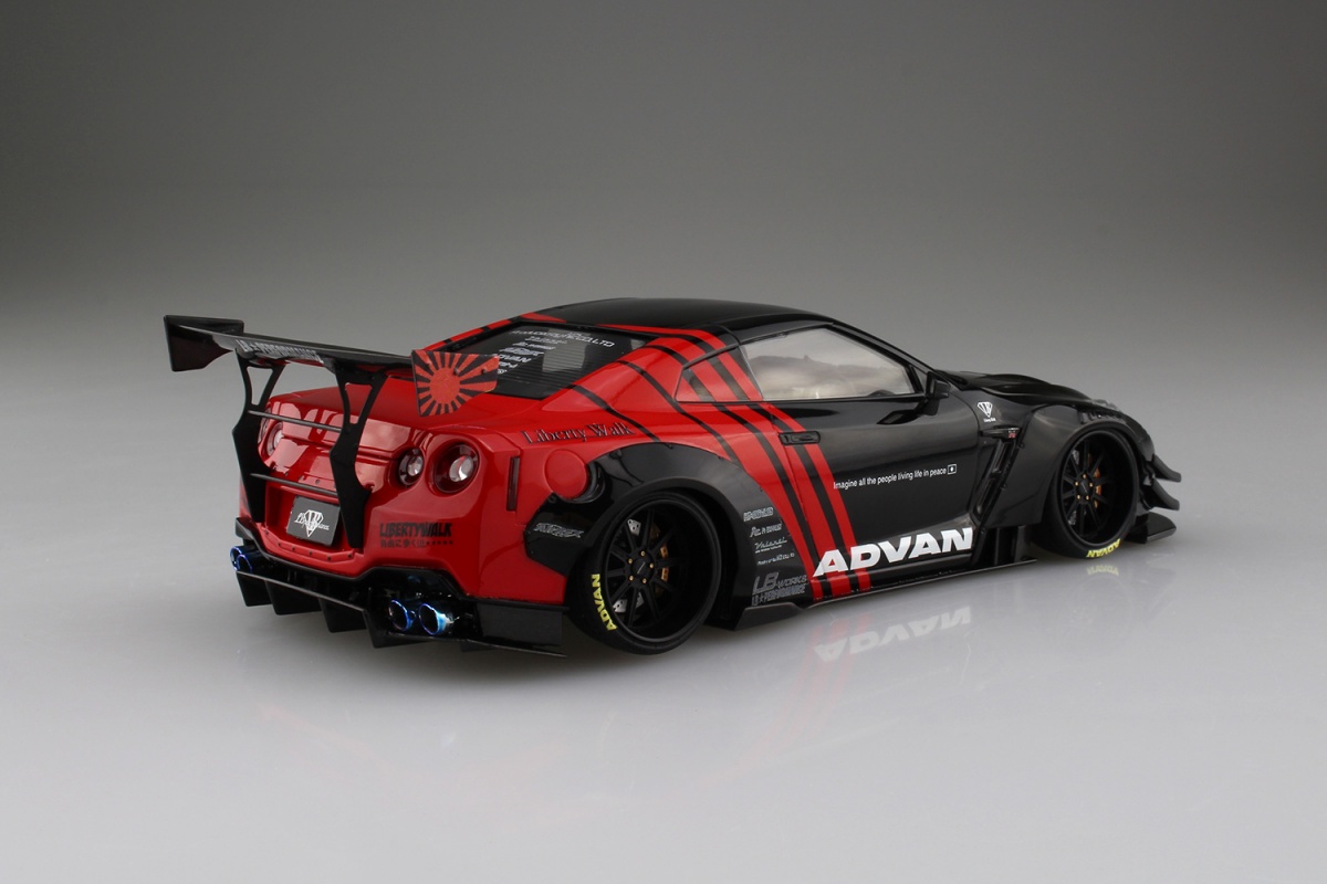 LB Works R35 GT-R Type2 - Aoshima | Car-model-kit.com
