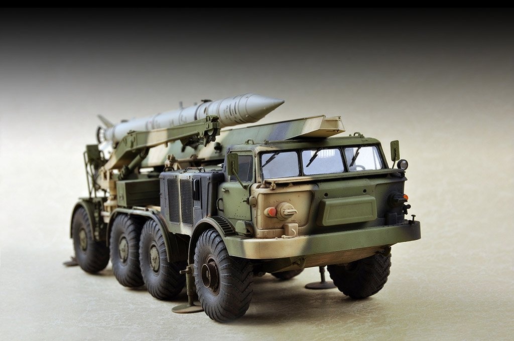 Soviet "Frog"-7 tactical rocket 1/72 - Trumpeter | Car-model-kit.com